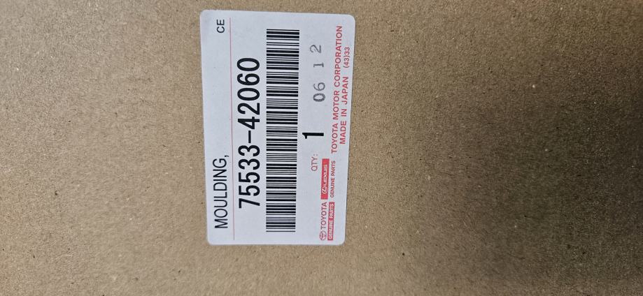 TOYOTA RAV 4 brtva oko vjetrobranskog stakla ORGINAL NOVO 7553342060