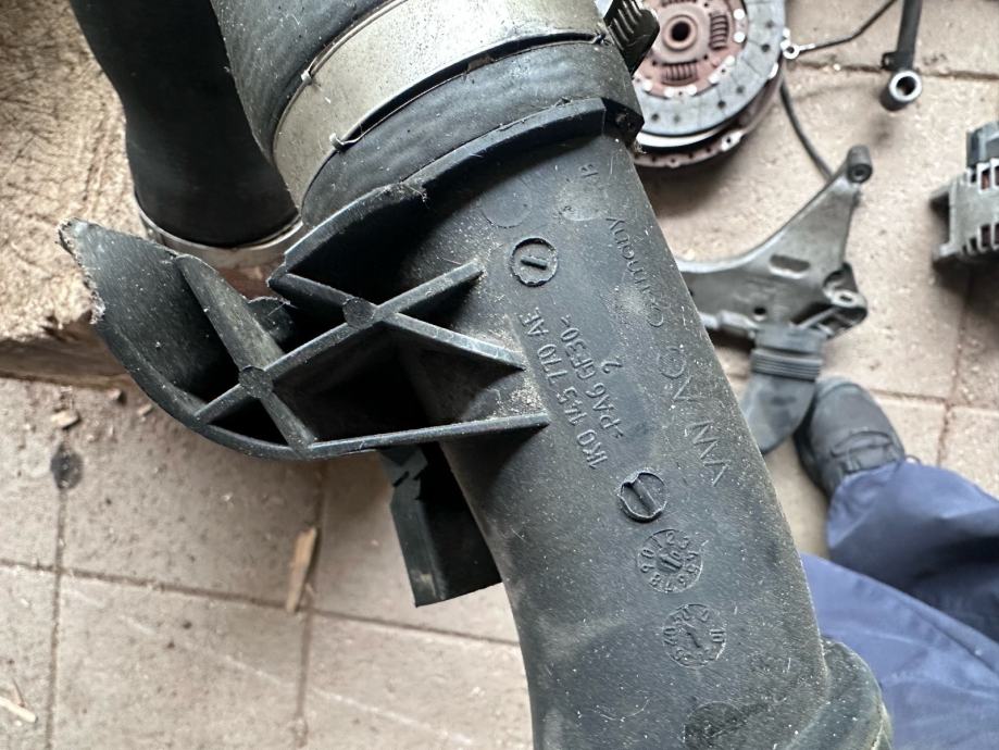 Vw Audi Seat skoda cijev interkuler 1K0145770AE golf caddy 1.6 tdi