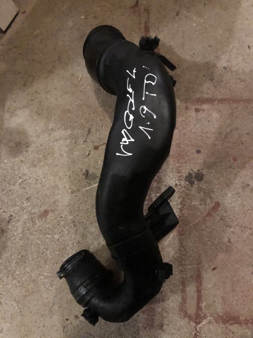 VW Golf 4, 1.9 TDI, 85 kw - Plastična cijev od turbine ( PXO 416 405)