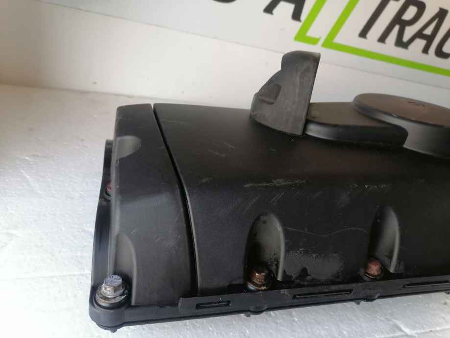 Vw Transporter T5 2.5 tdi poklopac ventila glave motora 070103469B