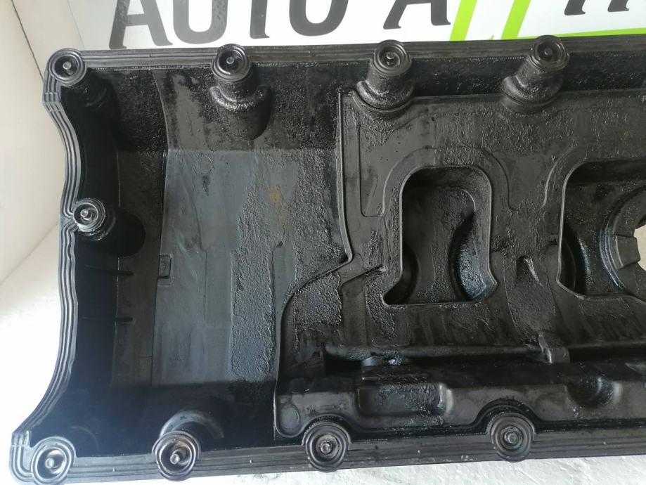 Vw Transporter T5 2.5 tdi poklopac ventila glave motora 070103469B