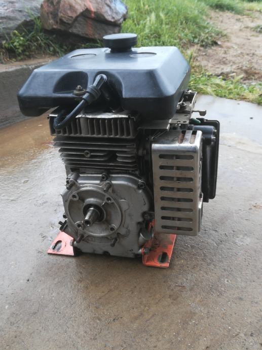 Benzinski motor ACME A220 ili TOMOS Umo 4t (za dijelove) , vrlo dobar