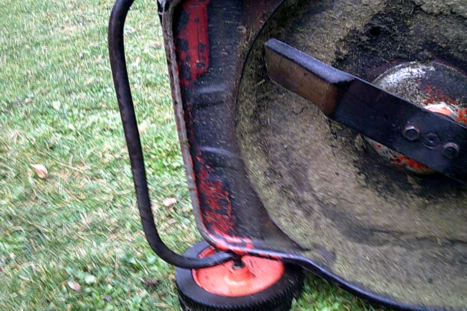 TOMOS,motorna,kosilica,za,travu,UMO,6,1979,god,2kw,okl,KA,ČITAJ,OGLAS