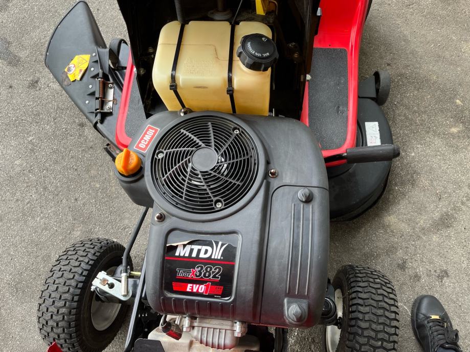 Traktor kosilica MTD 96