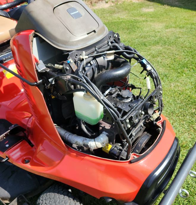 Traktor kosilica Yanmar RD122 Diesel 18Ks