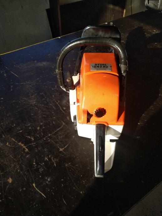 MOTORNA PILA STIHL 042