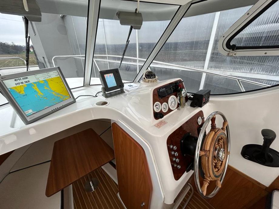 2003 Arvor 25 Fish 220 ks diesel ***Pronautika***