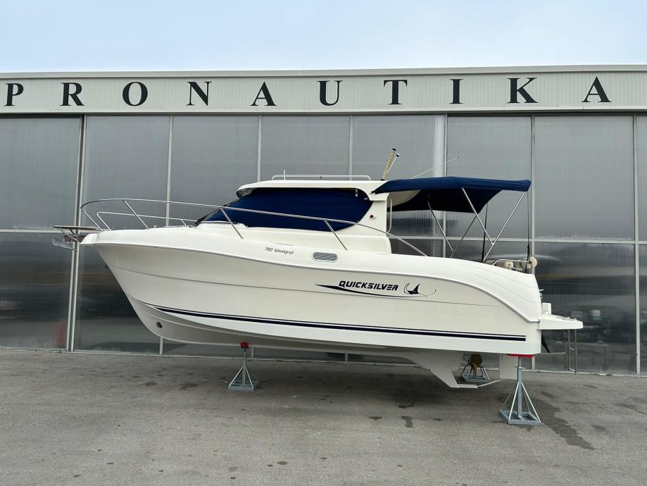 2010 Quicksilver 700 Weekend Cummins 150 diesel ***Pronautika***