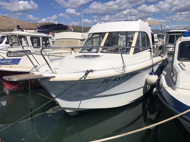 BENETEAU ANTARES 650
