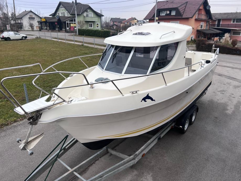 Arvor 25 Mercruiser 220 diesel