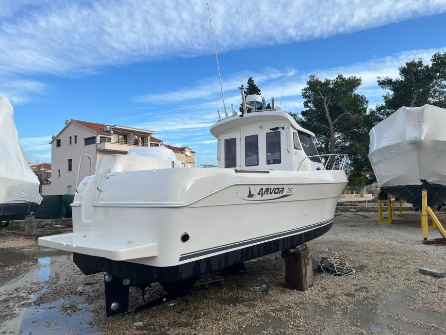 Arvor 25 Mercruiser 220hp diesel