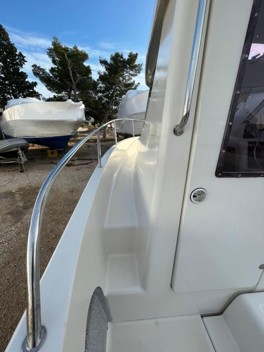 Arvor 25 Mercruiser 220hp diesel