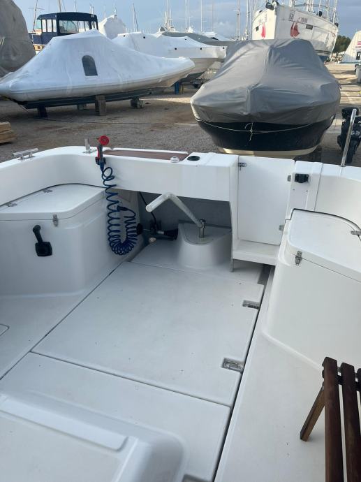 Arvor 25 Mercruiser 220hp diesel
