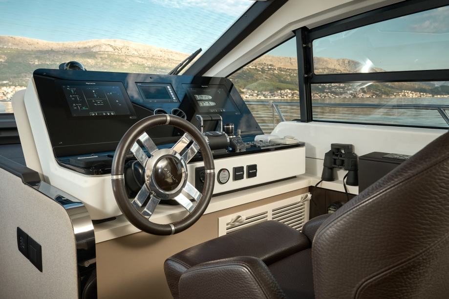 AZIMUT 55 Flybridge_PRIVATNO PLOVILO