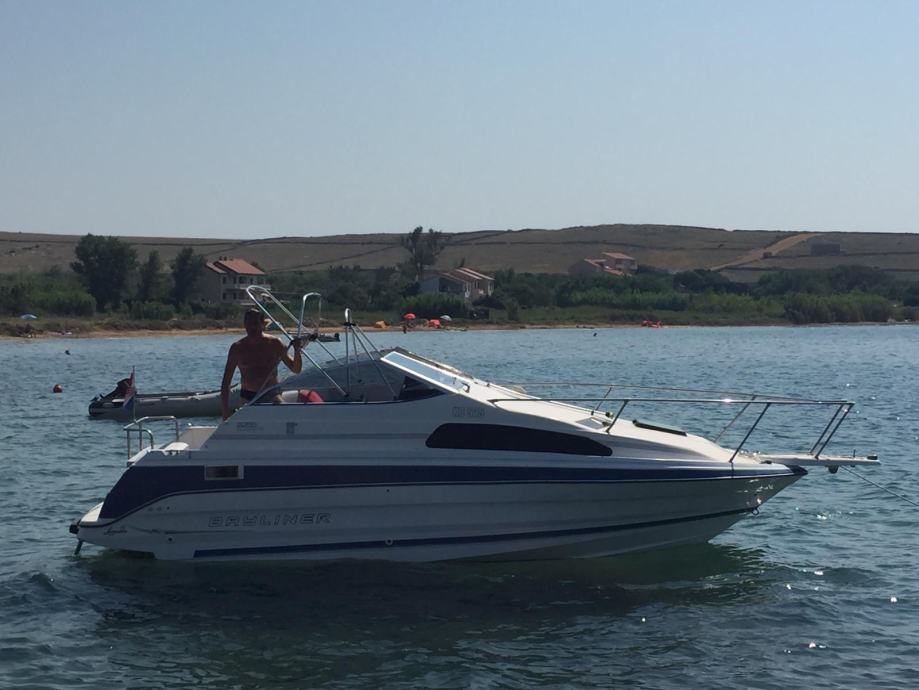 Bayliner 2255 Sunbridge, Mercruiser 4,3 lit (V6)