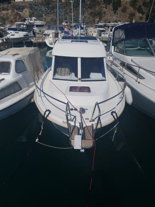 Beneteau Antares 650