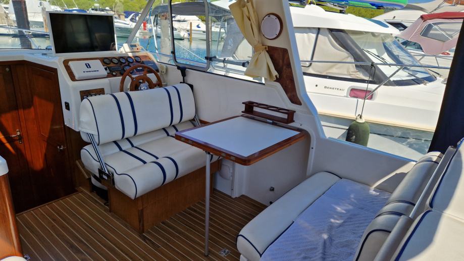 MAREX 2800 1.VLASTNIK KAO NOV OSOVINSKI POGON TOP STANJE 2 SPAVAČE