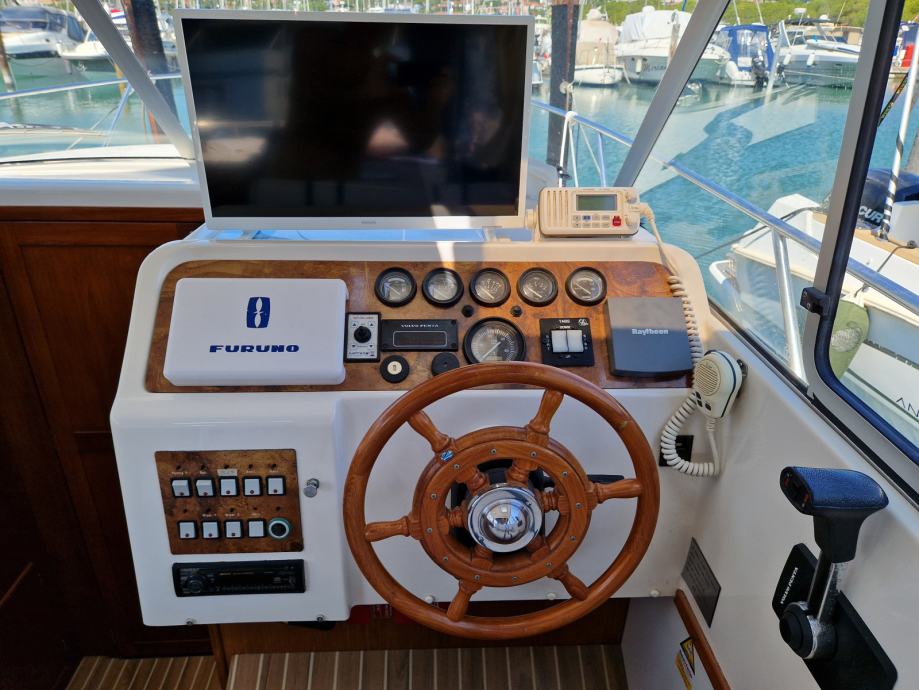 MAREX 2800 1.VLASTNIK KAO NOV OSOVINSKI POGON TOP STANJE 2 SPAVAČE