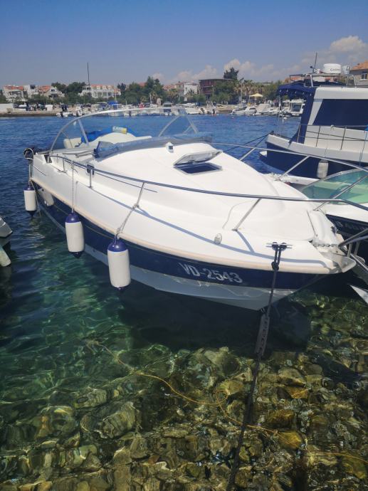 Brod-Gliser sa kabinom za višednevna krstarenja