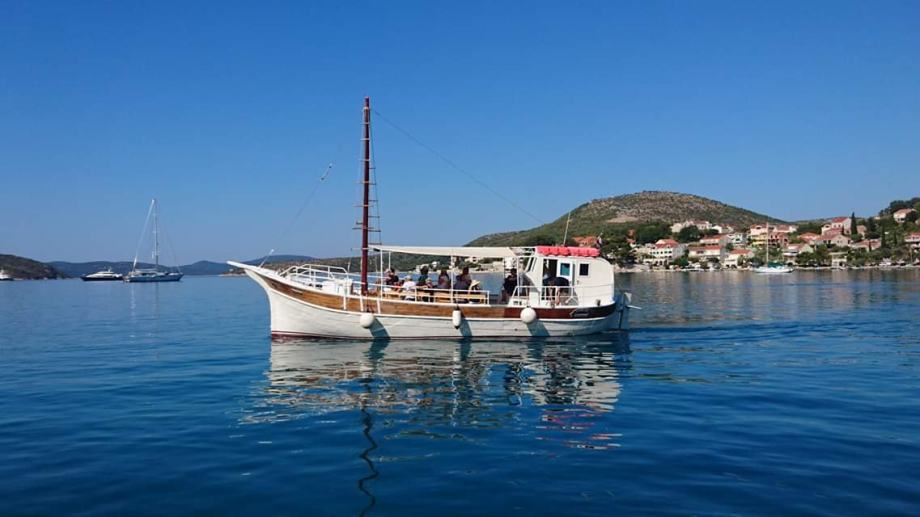 Drveni brod Stari Ive