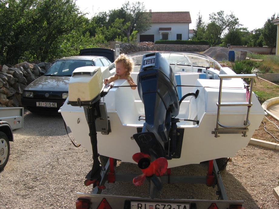 elan gt 070, yamaha 60 , 2500 eur