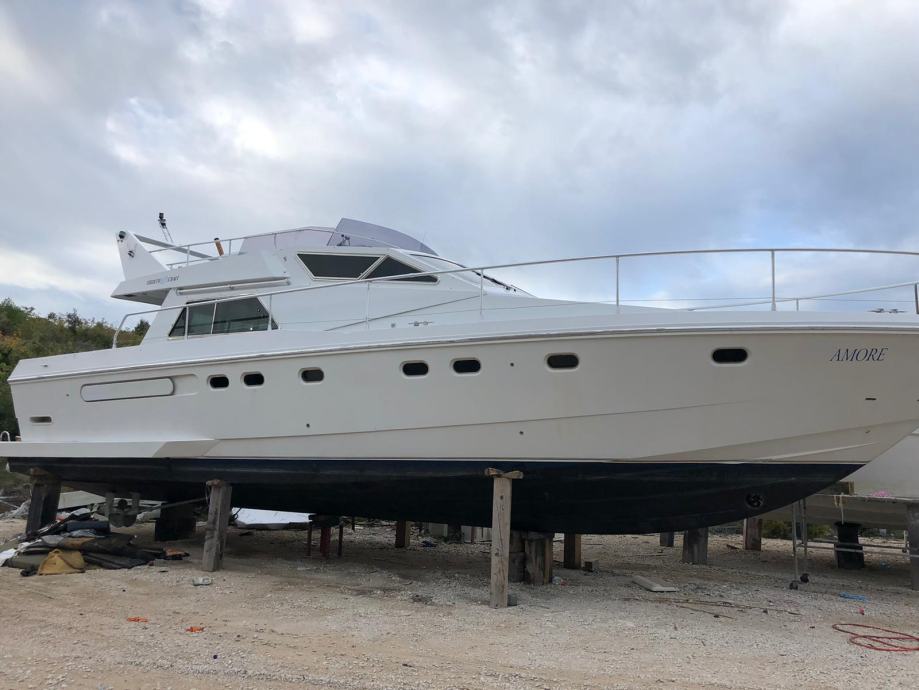 Ferretti 52-8