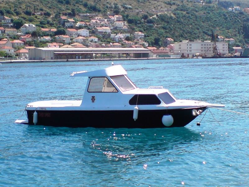 Gliser 2007 god. diesel ili mjenjam za barku.