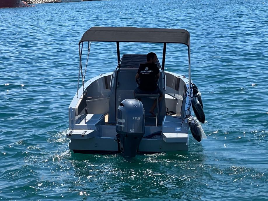 GLISER MATRIX 655 + YAMAHA F150