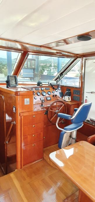 MOTORNA JAHTA 14M 2*VP TAMD63