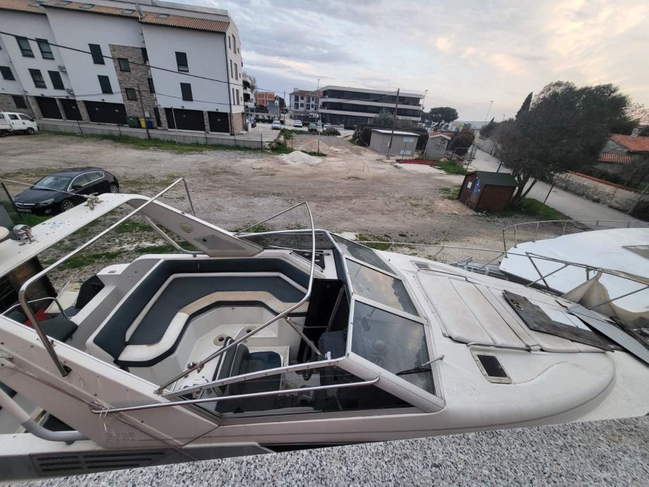 MOTORNA JAHTA BAYLINER 3055