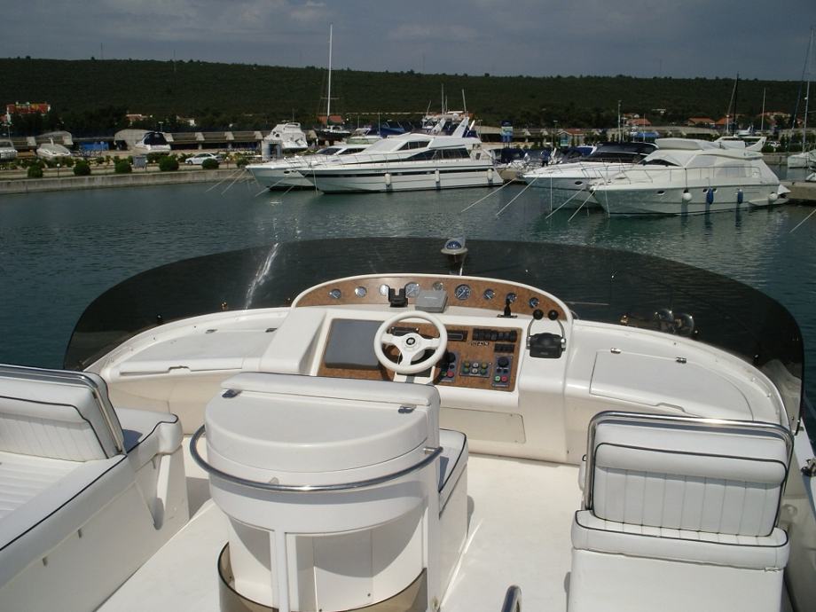 MOTORNA JAHTA SEALORD 446 2 X 350HP DIZEL