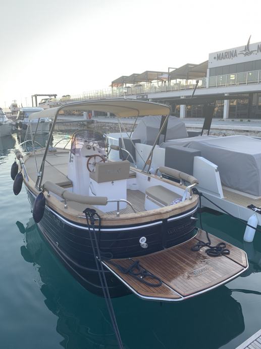 Motorni gliser Gozzo Mimi Libeccio 7 - Demo plovilo