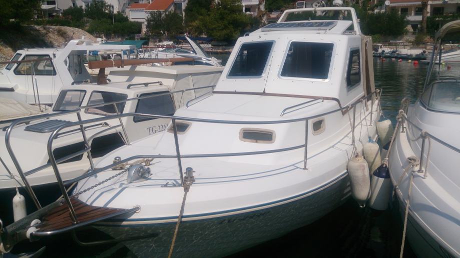 Prodaje se motorni brod ADRIATIC (Adria 800)