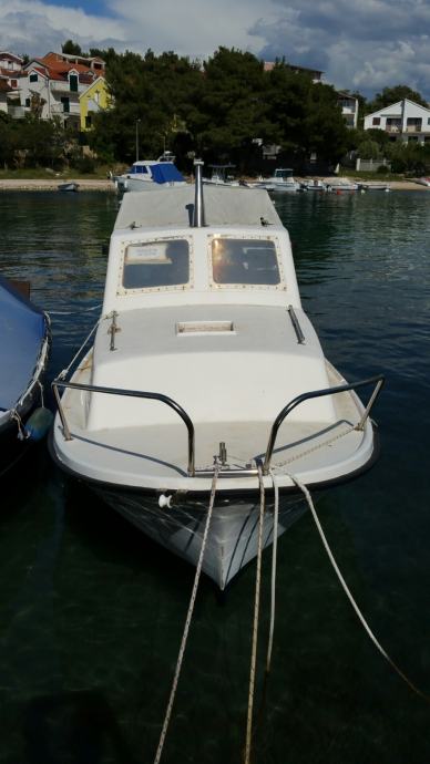 Prodajem brod Gradac