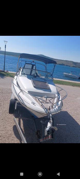 Prodajem brod Skibsplast 660 jako sacuvan.malo koristen.kuhinja plins