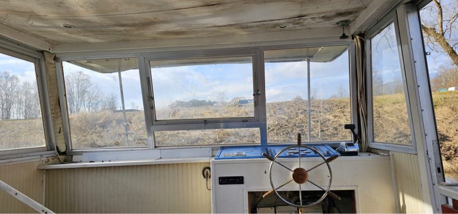 Projekt brod za 12 ljudi trenutno na rijeci.