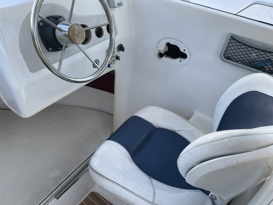 QUICKSILVER 500 PILOTHOUSE