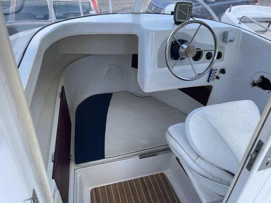 QUICKSILVER 500 PILOTHOUSE