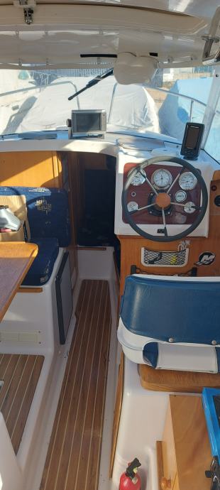 Quicksilver 650 weekend , oštećen