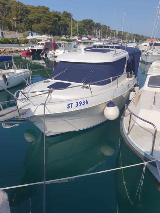 Quicksilver 700 Weekend u odličnom stanju, spreman za plovidbu