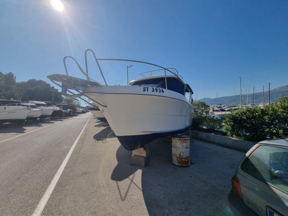 Quicksilver 700 Weekend u odličnom stanju, spreman za plovidbu