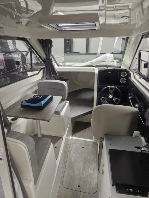 Quicksilver 705 Weekend + Mercury F200 ProXs V8