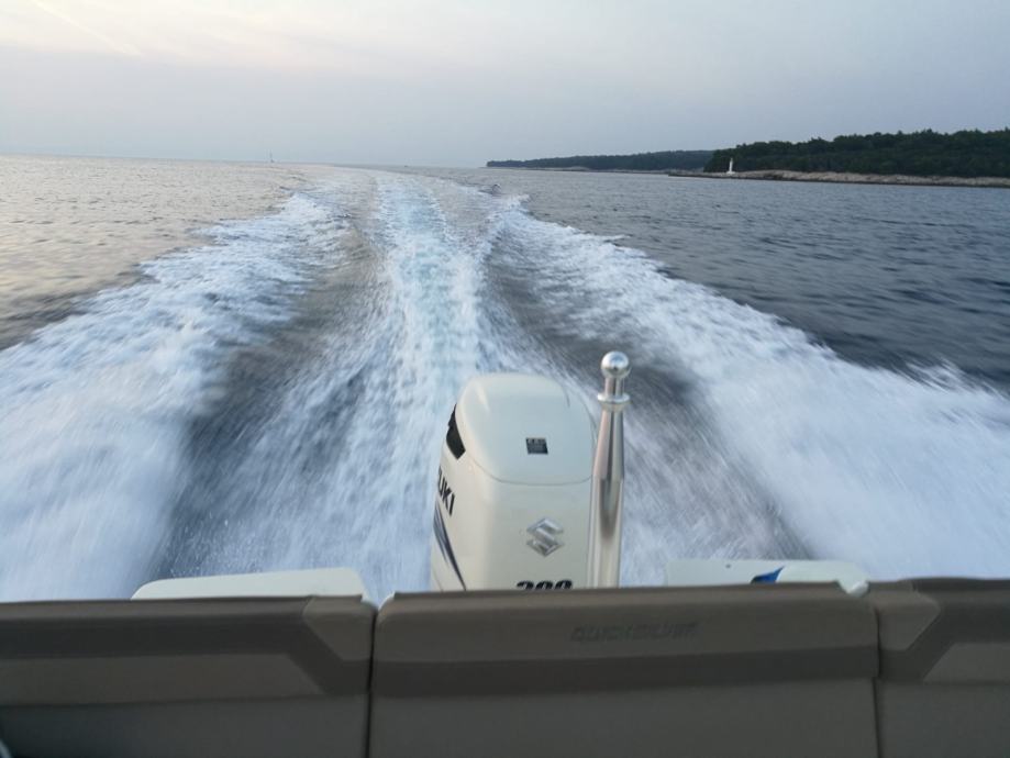 Quicksilver Active 755 WA 2015 god, motor Suzuki 220 kw