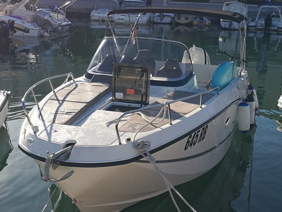 Quicksilver Active 755 WA 2015 god, motor Suzuki 220 kw