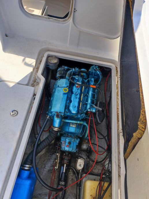 Arvor 200 auto pilot duple komande solar servo volan