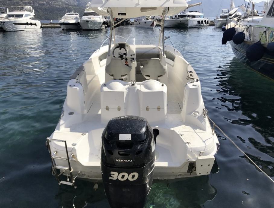 Quicksilver Commander 720