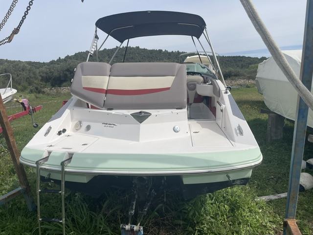Regal 2250 Cuddy