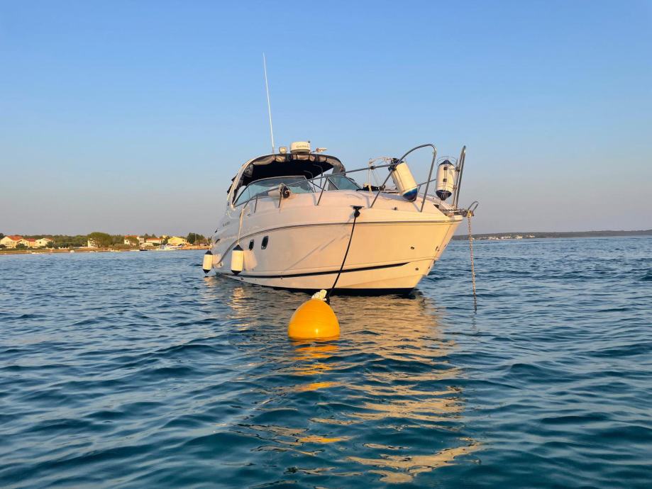 Rinker 310 Express Cruiser