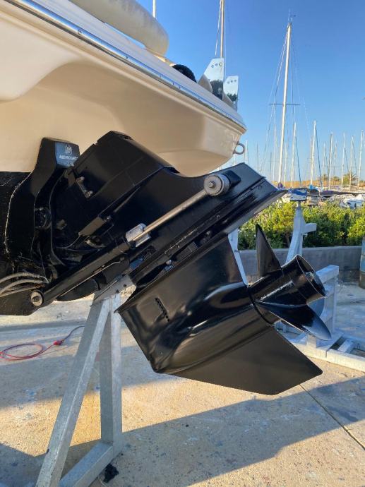 SEA RAY 220 OV Signature Select