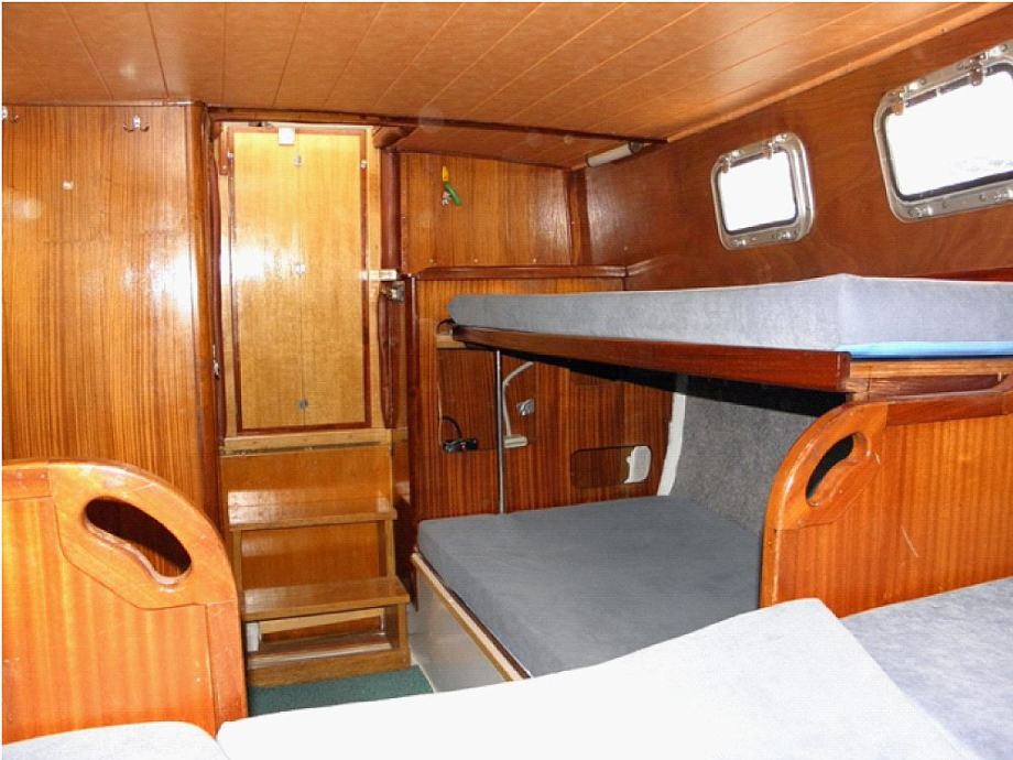 UGODNO PRODAJEM BROD ADRIA 790
